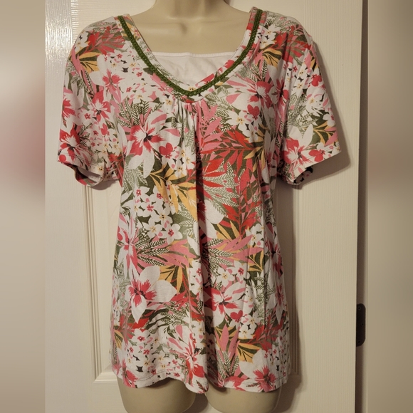 Basic Editions | Tops | 576 Basic Editions Top | Poshmark